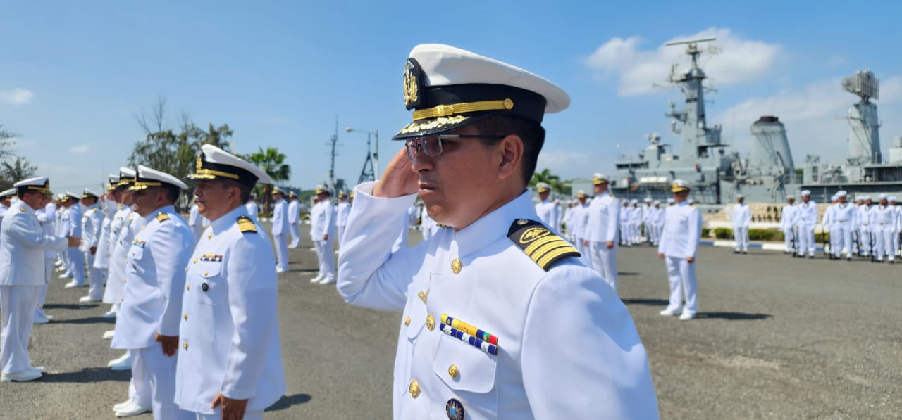 Ascenso de 40 señores Oficiales de la Armada del Ecuador – Radio Naval ...