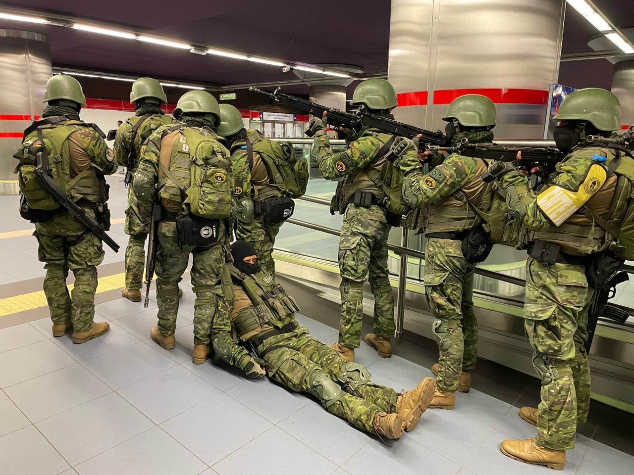 Militares se preparan en Combate Urbano – Radio Naval | 1510 AM