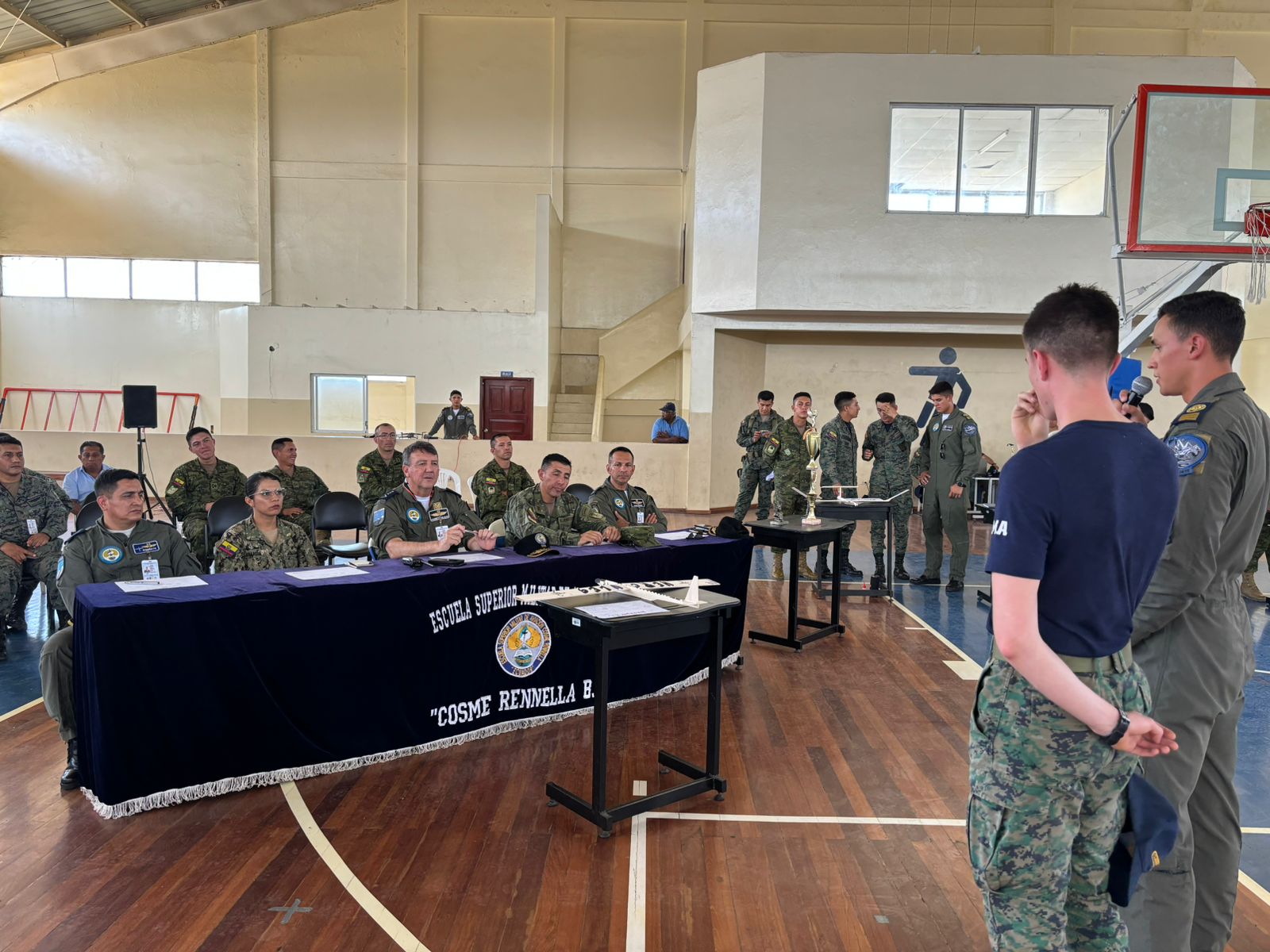 Integración de los cadetes y guardiamarinas de la ESMIL y ESSUNA ...