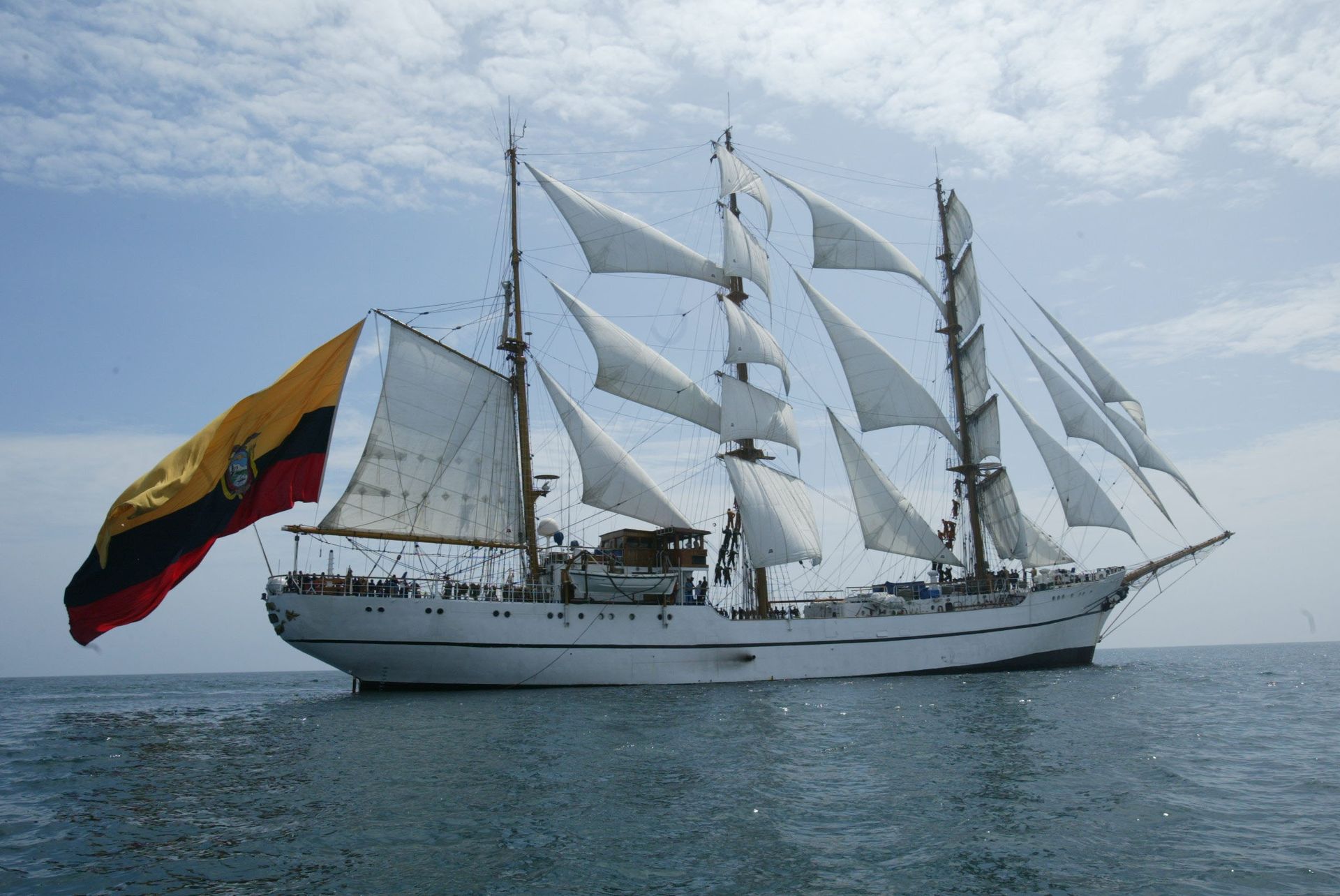 Buque Escuela Guayas un año más surcando los mares del mundo – Radio ...