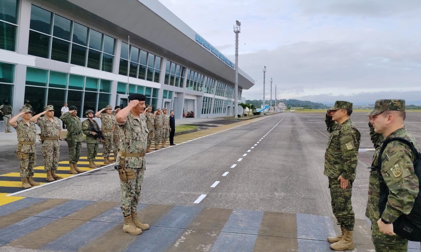 Director del ISSFA visita unidades militares en Esmeraldas – Radio Naval | 1510 AM